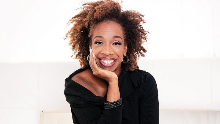 Lisa Nichols Review 2023: How Speak & Inspire Course Helps You?